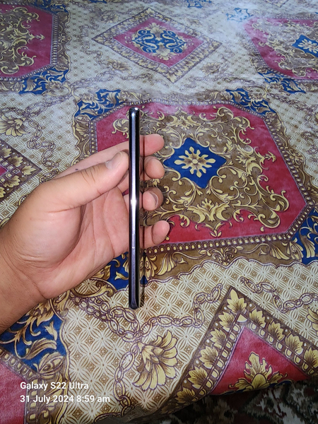 Samsung s8 yaxshi holatda