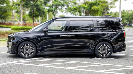 ZEEKR 009 4AWD Барча турдаги туловлар мавжуд.