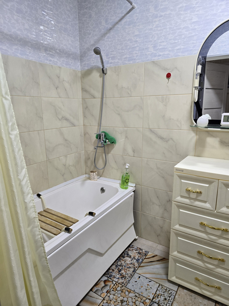 Продаётся Новостройка 2/3/8 кирпич Уста Ширин 90 кв.м