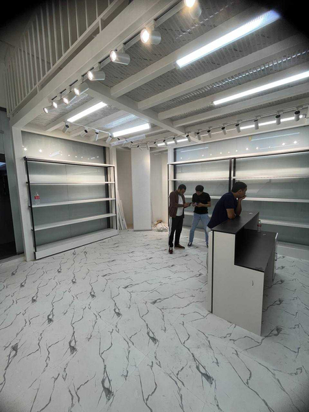 Прилавки, стеллажи, витрины для магазинов на  заказ.