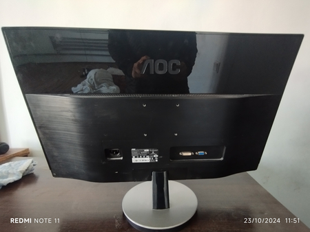 LOC MONITOR 27  sotiladi