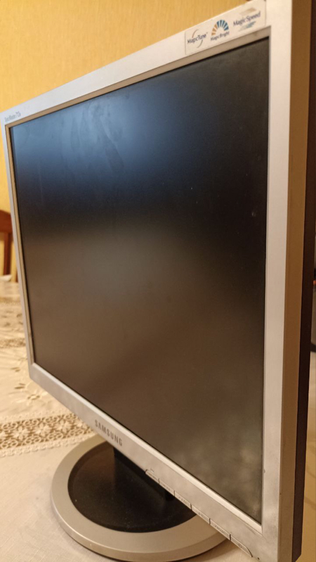 Монитор 17 samsung