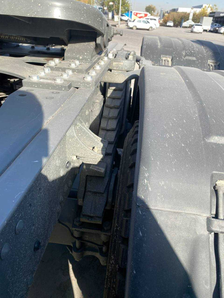 Тягач Howo A6 6x4 дизельный, рессора