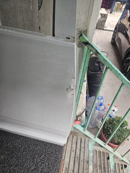 Задняя правая дверь Кобальт с небольшой вмятиной