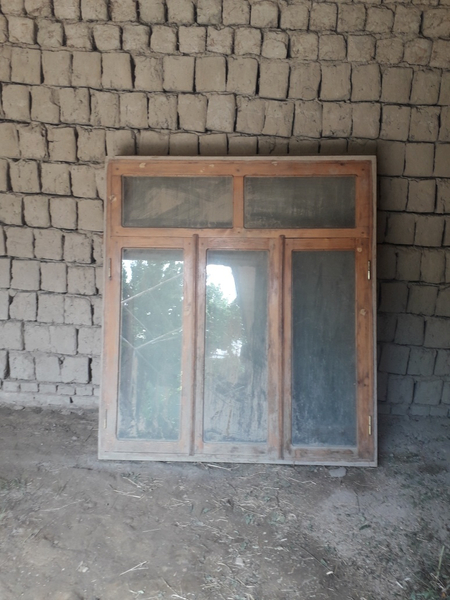 Dereza sotiladi holati yaxshi 180x160 3 ta