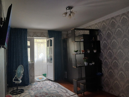 Срочно продаётся за каналом 1комн.кв переделанная в 2 комн.на 2 этаже