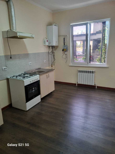 Продается квартира сергели 9 массив 1 этаж 2х ком кв с ремотном!