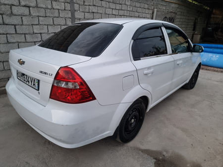 Nexia 3 LT srochna sotiladi 8100