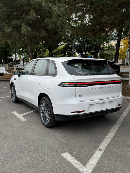 Leapmotor c 10 hybrid smart