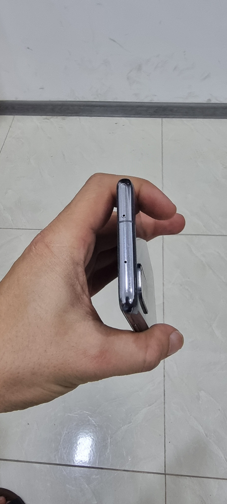 Galaxy S20 / 12/128 GB sotiladi