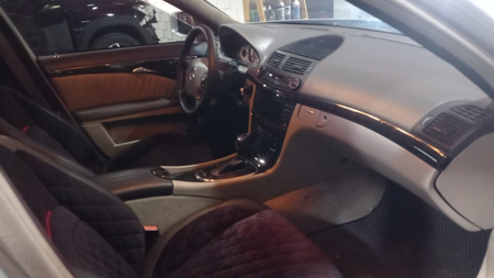 Mercedes Benz W211 E320