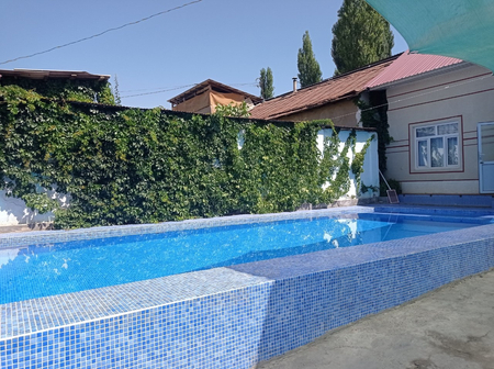 Семейный дача в ЧАРВАКЕ