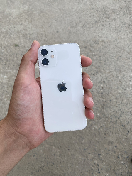 iPhone 12 mini 200 y.e