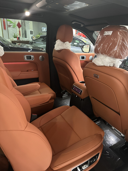 Lixiang L9 Ultra eng full salon rangi orange nalichida tayyor