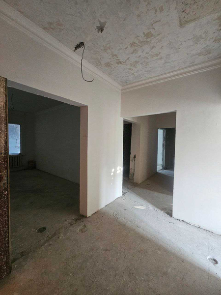 Kуйлюк 5.. Бекат 9. 5 qavatli domda 1qavatida 5xonali honadon sotaman