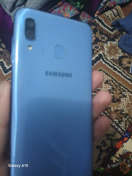 Samsung  Galaxy A30