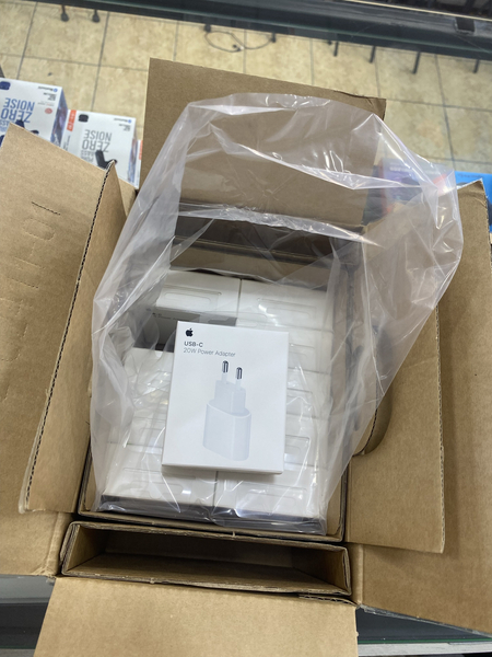 Зарядное устройство Apple USB-C Power Adapter (20W)