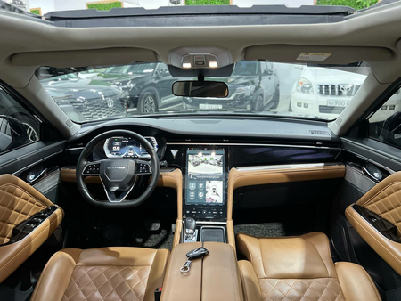 Nissan Venucia 
Год-2022