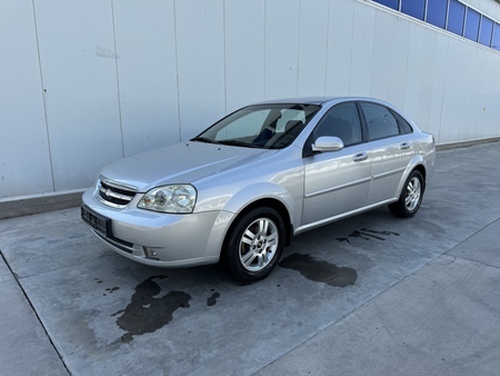 Продается Chevrolet Optra LS