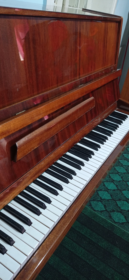Pianino musiqa asbobi