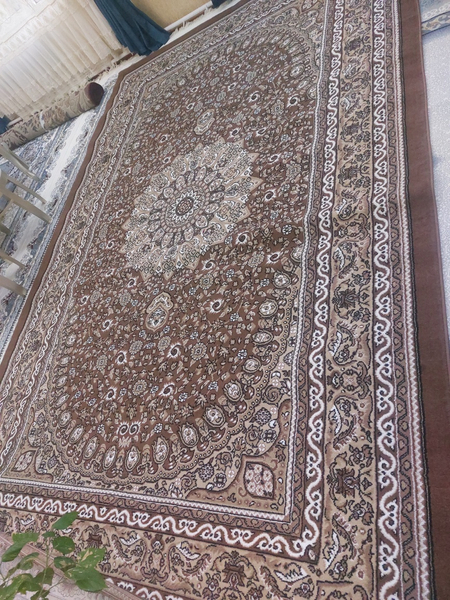 Янги гиламлар сотилади