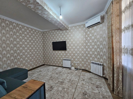 Квартира  Алайский рынок 2/2/9 54 кв.м