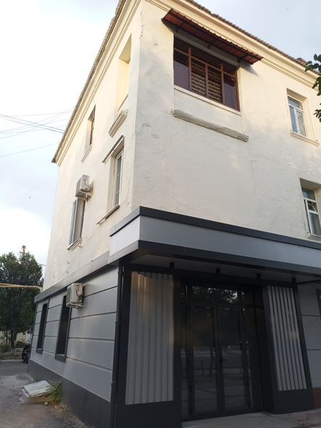 Саракулька, торец 3 этаж, Сталинка