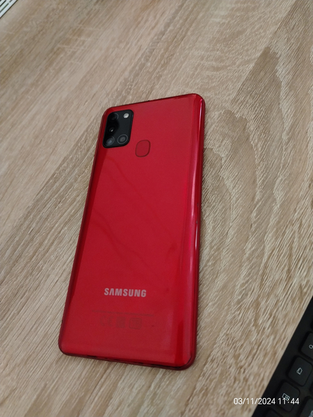 Samsung a21s srochno sotiladi