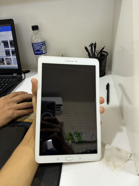Samsung tab E 16gb