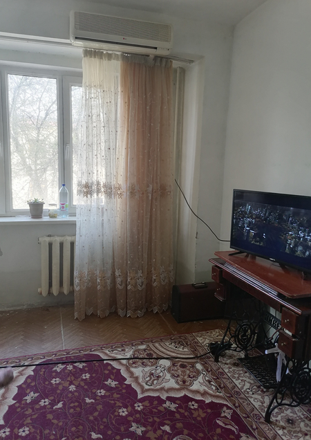 Продаётся своя квартира бывшее общежитие на каракамыше 2/5