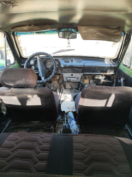 Niva 1981 yil. 1300$ kelishiladi