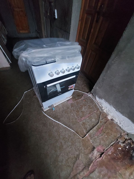 gaz plita srochna sotiladi