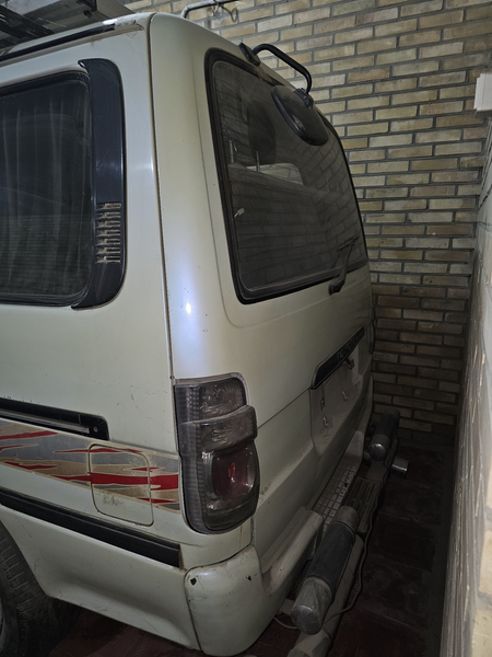 Toyota Hiace, 1995 yil. Motor 5 L. Diesel