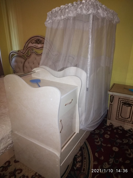 Продаётся детская кроватка