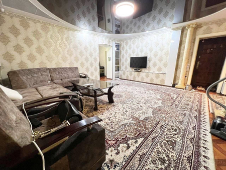 Продаю, муштабиб,ор-р бывший бутик гламур, закрытый двор,2/2/4