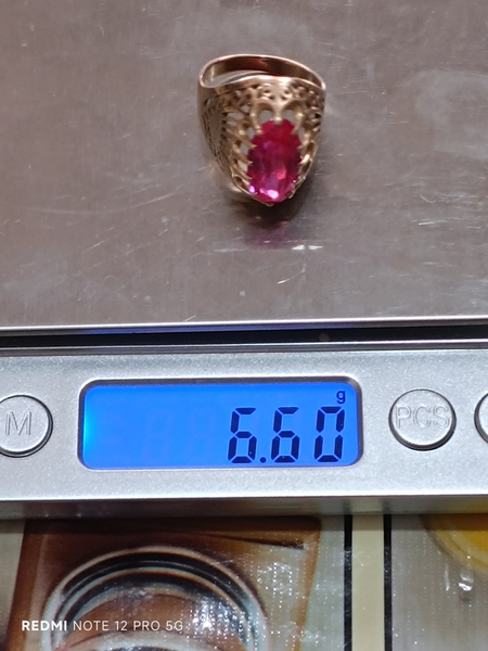 Продаётся золотые серьги