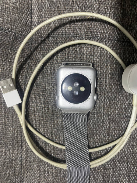Срочно сотилади Apple watch 1