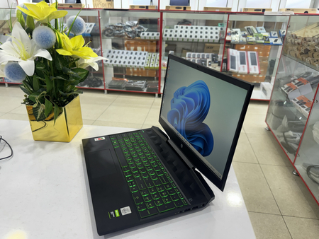 Hp pavilion gaming tinigidan ssd + hdd 1256 gb GTX 1650 4 gb videokart