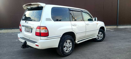 Toyota land cruiser 100
