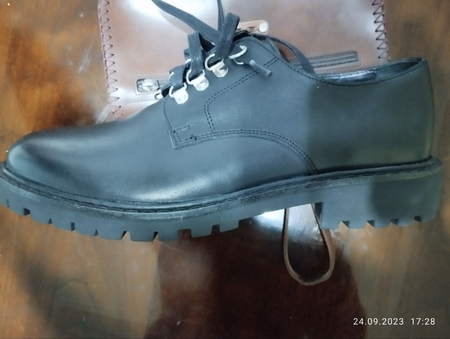Продаётся коженные ботинки Zara