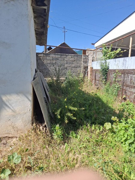Продаётся  срочно участок в аранче