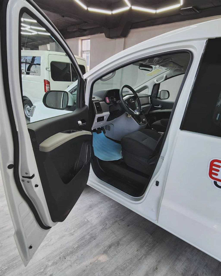 JAC M4 — 11 o‘rindiqli mikroavtobus
