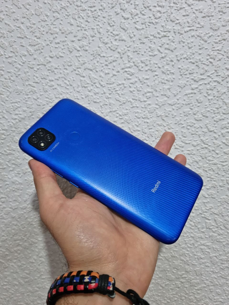 Продаю телефон Redmi 9 C память 4/64 в отличном состоянии!