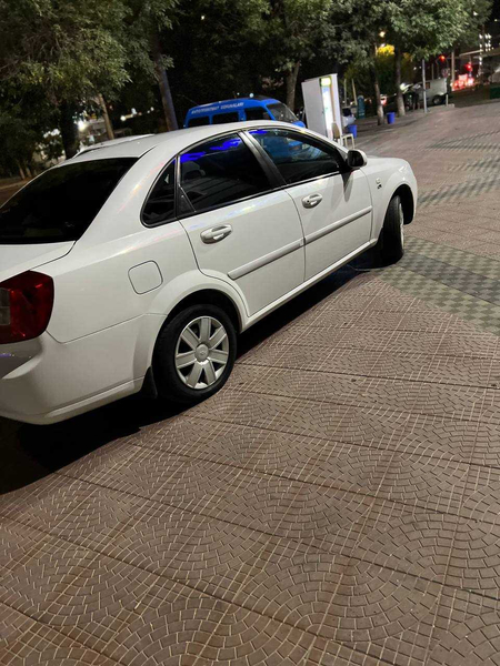 Lacetti 1.8 3-позиция