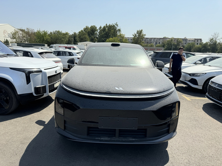 Продается li 6 max черного цвета R21 диски