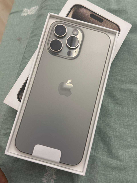 ПРОДАМ iPhone 15 Pro MAX (256GB) Natural / SIM.