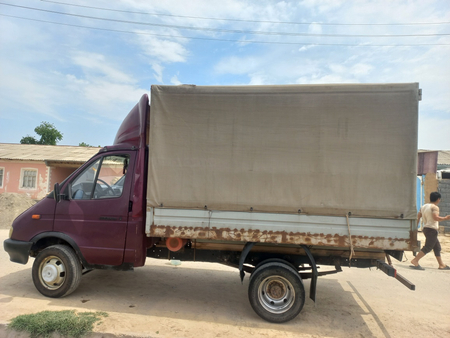 Tayyor yurib turgan mashina