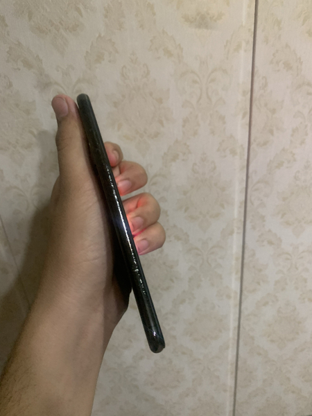 Iphone xs max idal qora 80% ayb yo
