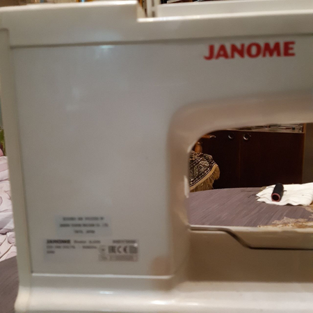 Швейная машинка Janome.