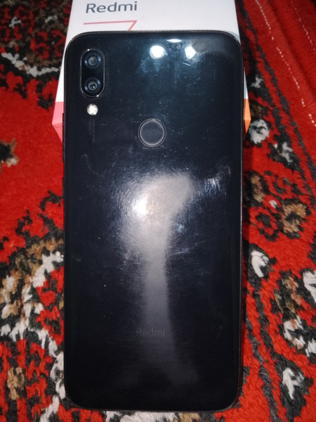 Смартфон Redmi 7 на запчасти